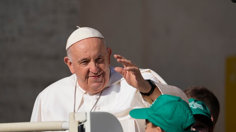 Pope Francis emerges from 3-hour abdominal surgery without complications Pope Francis emerges from 3-hour abdominal surgery without complications